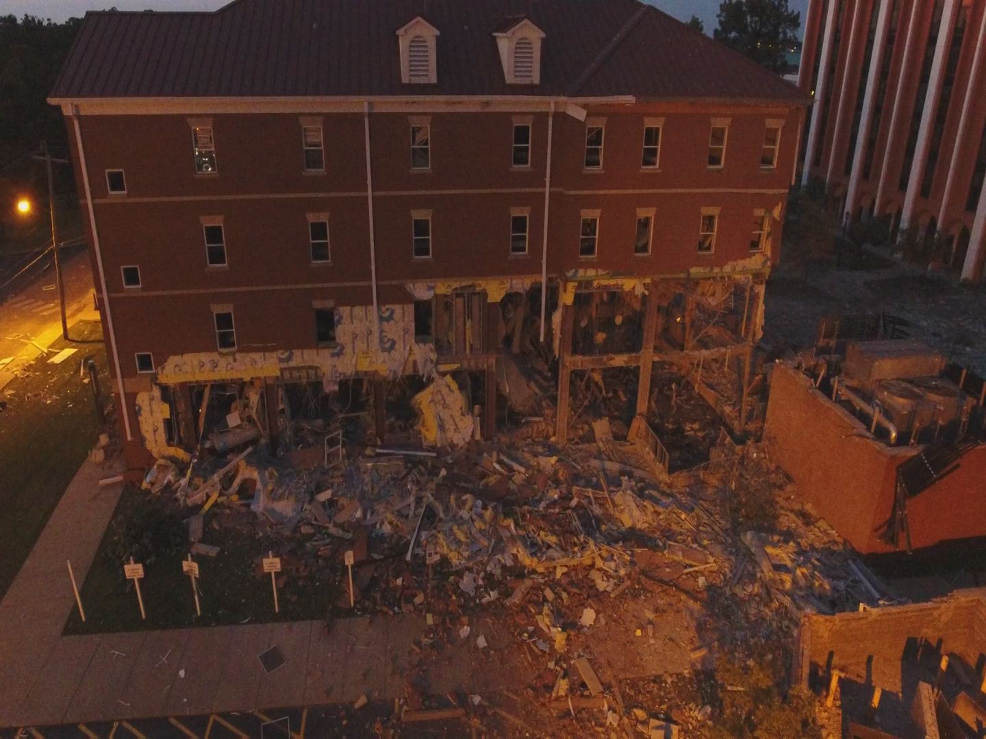 Four buildings recieve damage from MSU blast - Benton, West Frankfort ...